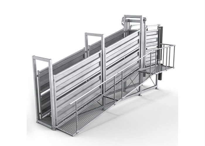 Portable Cattle Loading Ramp Non Slip Walkway Anti Corrosion Finish