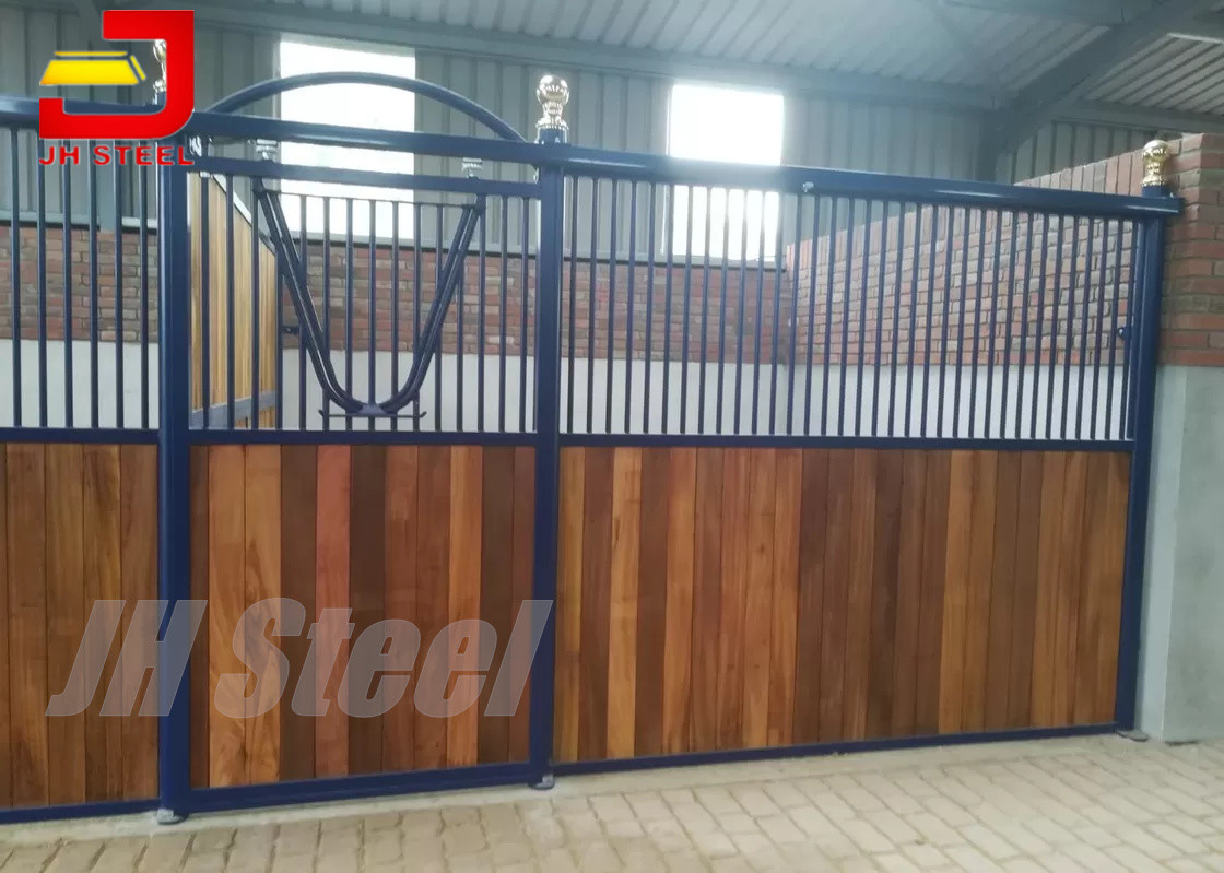 Customized Iso Mesh Horse Stall Fronts Powder Coating Surface Treatment
