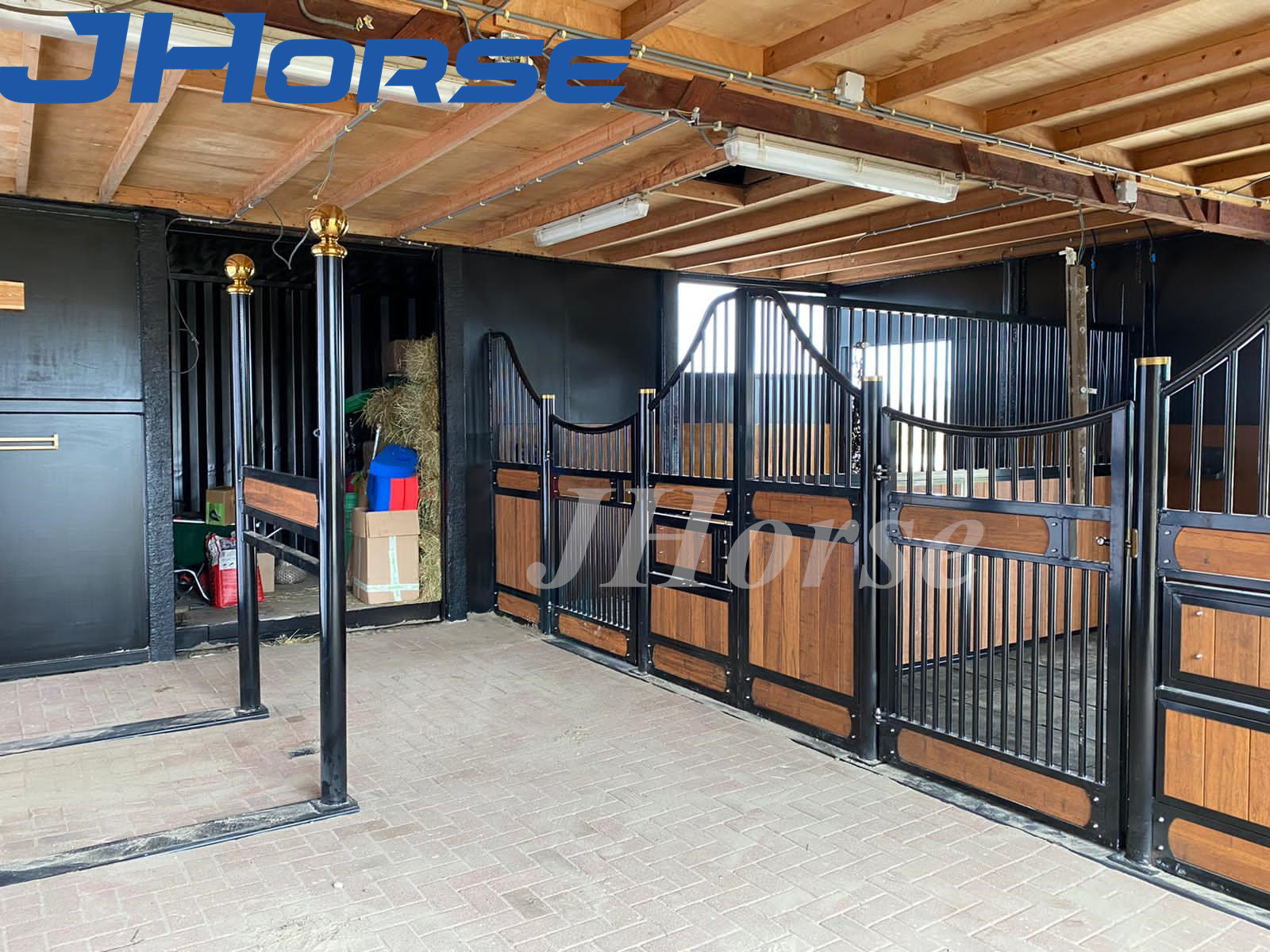 High Density Water Resistant Metal Horse Stall Fronts Pine Wood Filling