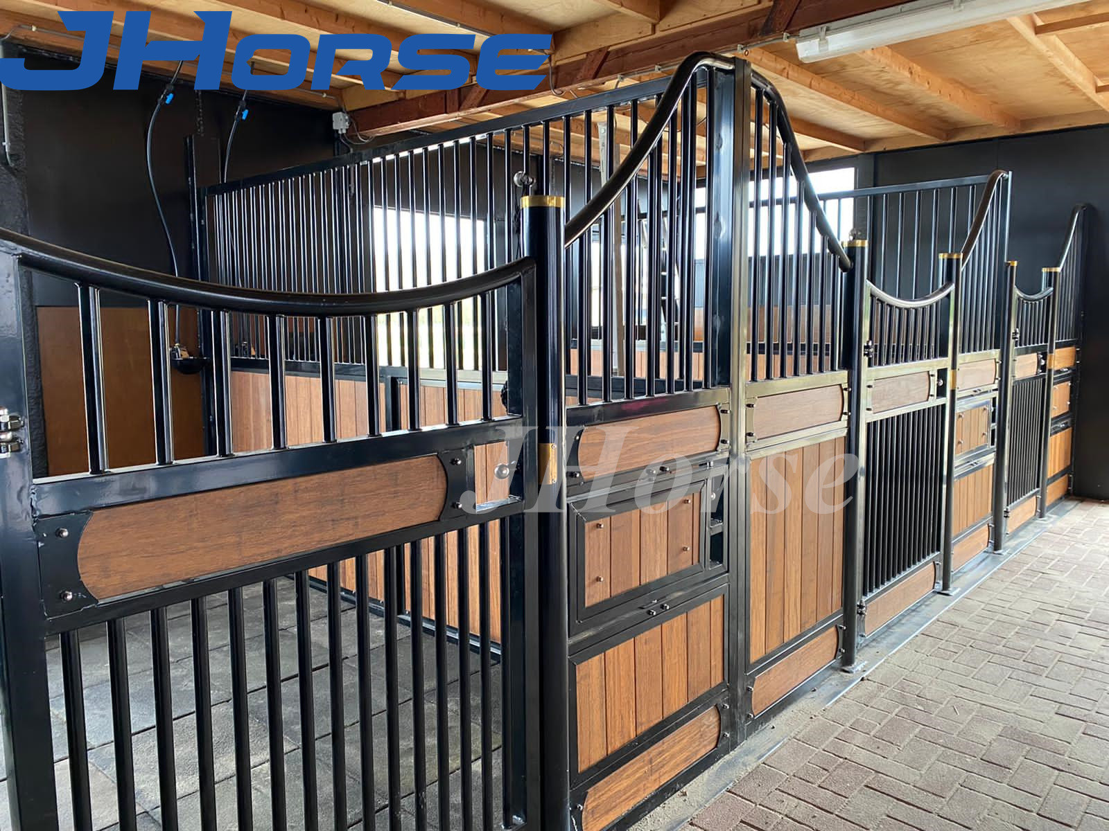 Powder Coated Metal Steel European Style Horse Stalls Adjustable Hinge