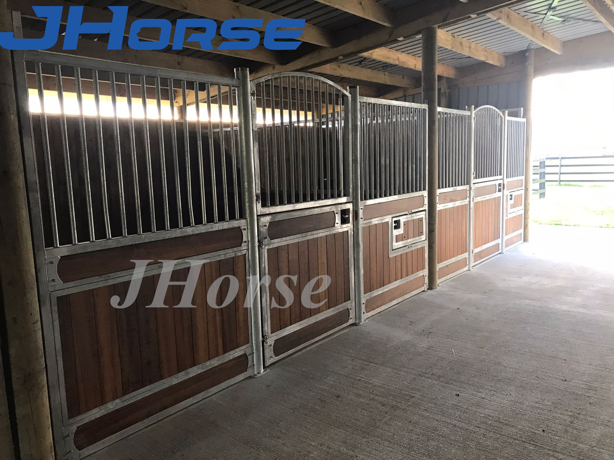 Equestrian Supply Premade Structure Indoor Horse Stall Panels Simple ...