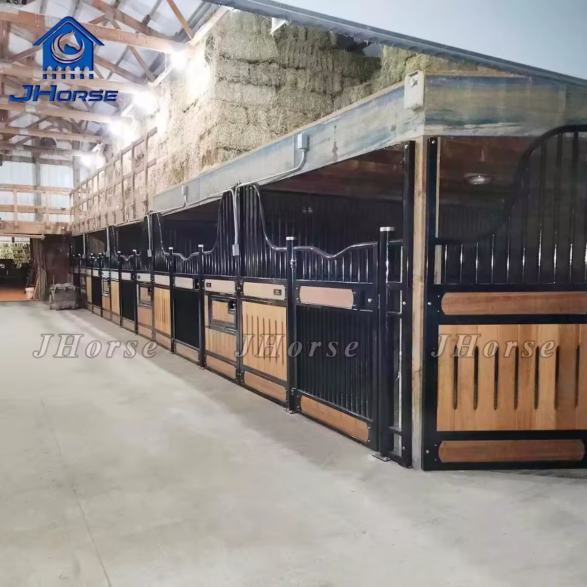 Customized European Horse Stable Fronts Panels With Swing Door