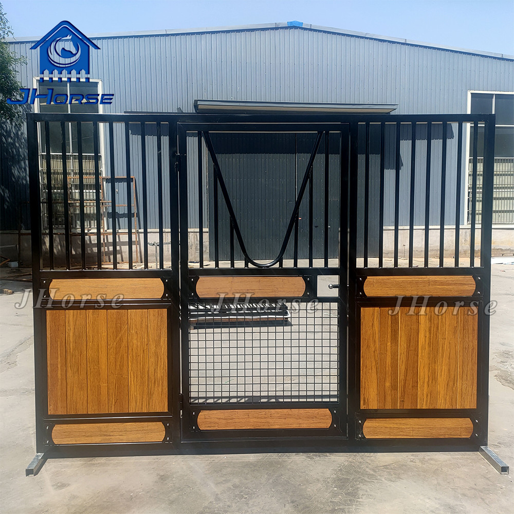 Steel And Bamboo 2.2m Height Horse Stall Customized