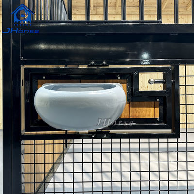 Hinged Door Portable Stall Panels Welded Wire Mesh Frame